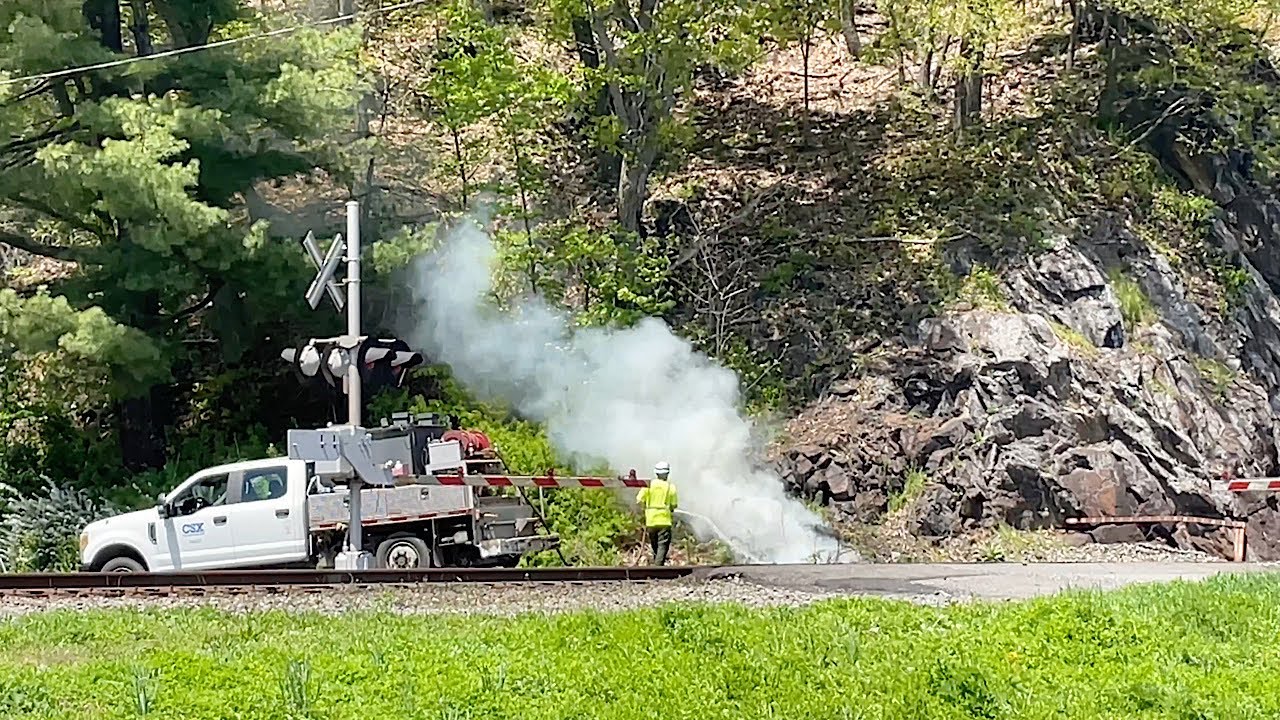 4K HD: LORAM Rail Grinder Causes Brushfires 🔥🔥🔥 on the CSX River Line ...