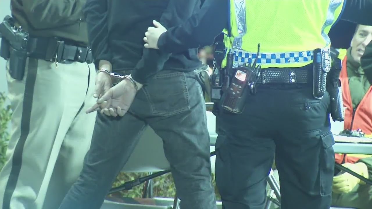 DUI checkpoint leads to 19 arrests - YouTube