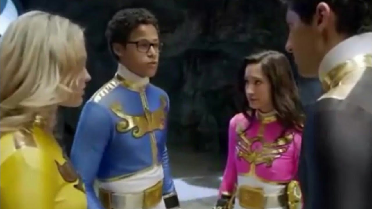 A Invasão da Armada Dublado | Power Rangers Super Megaforce - YouTube