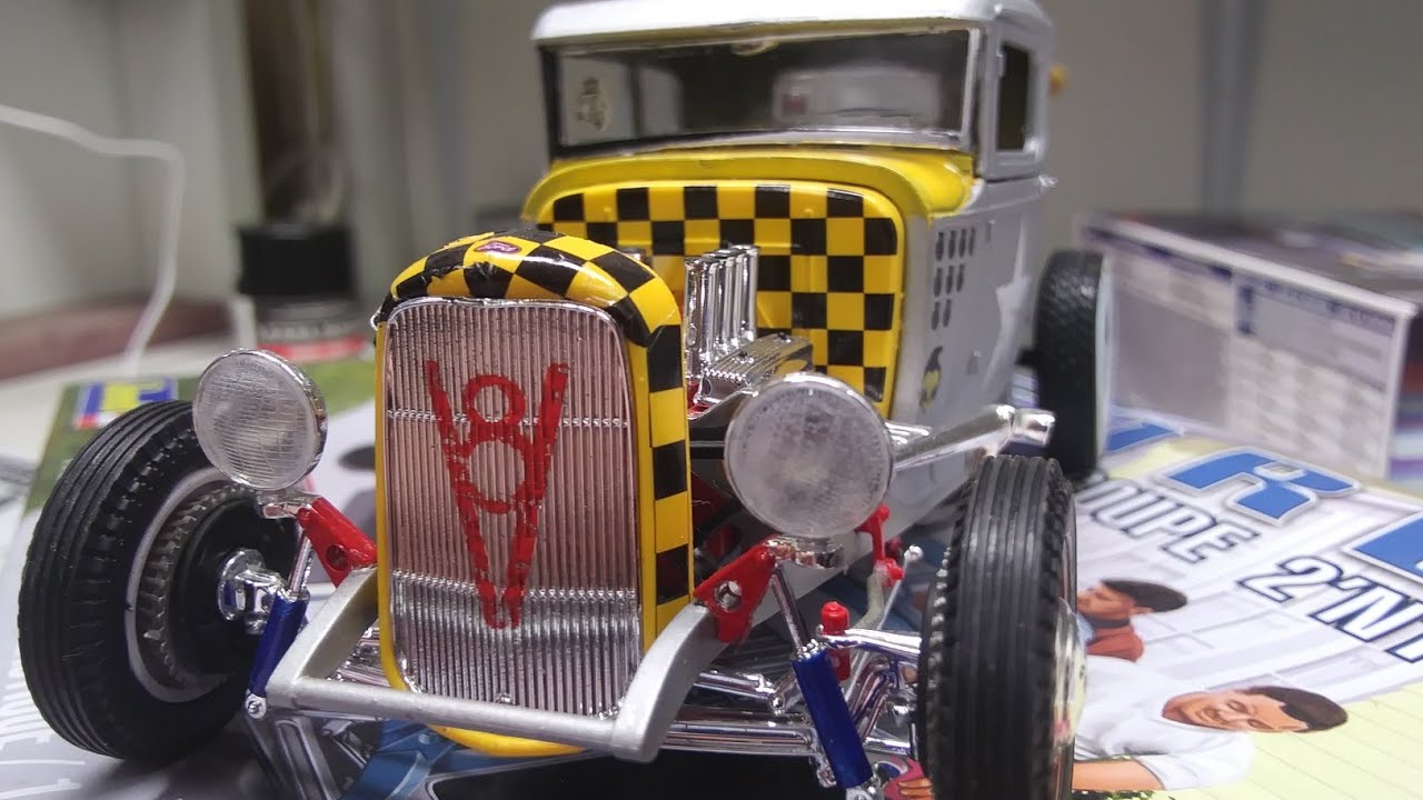 1:25 Scale Revell 1930 Ford Model A Coupe - YouTube