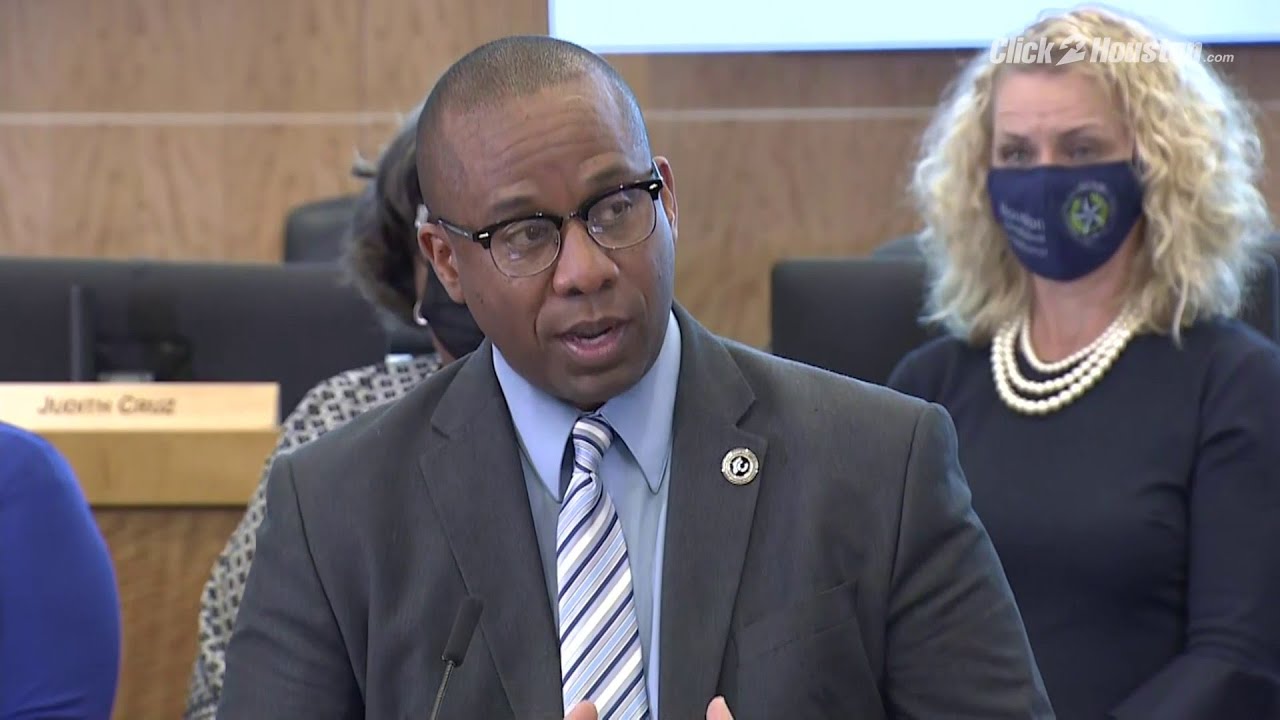 HISD names sole finalist for superintendent - YouTube