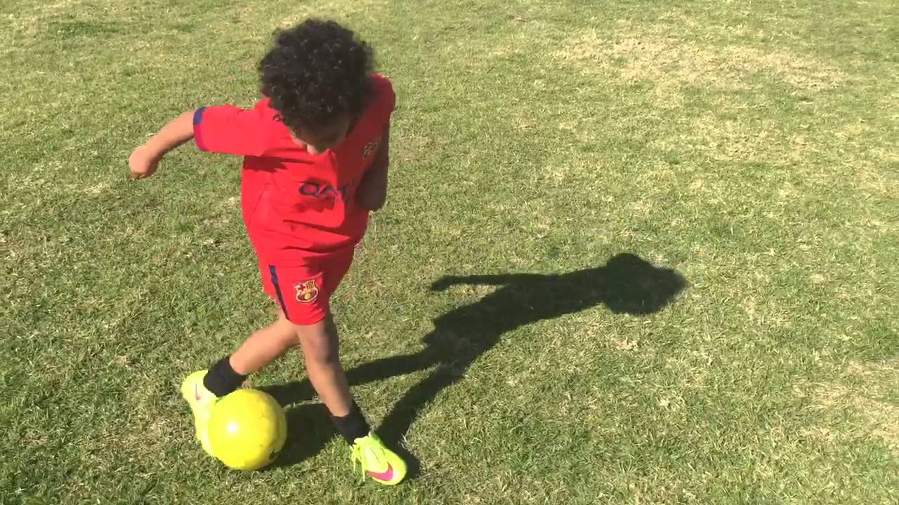 Younes Ibrahim 7 year old - YouTube