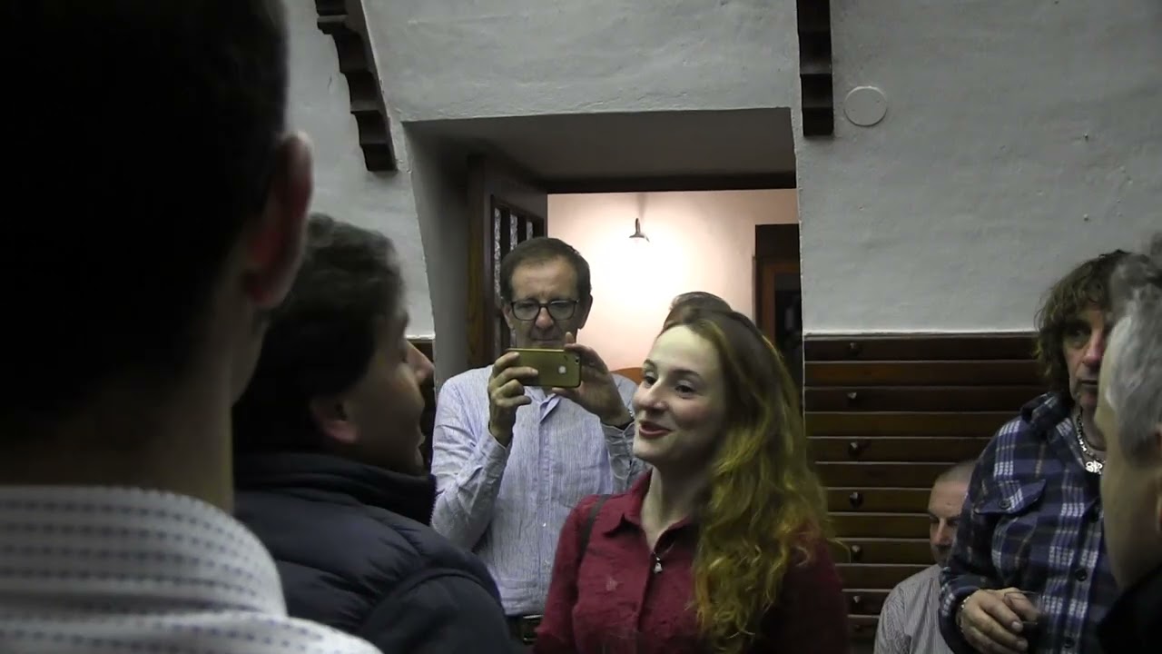 ELISA PISOTTI con Coro Spontaneo "" Dove l'e' la Luigina "" - YouTube