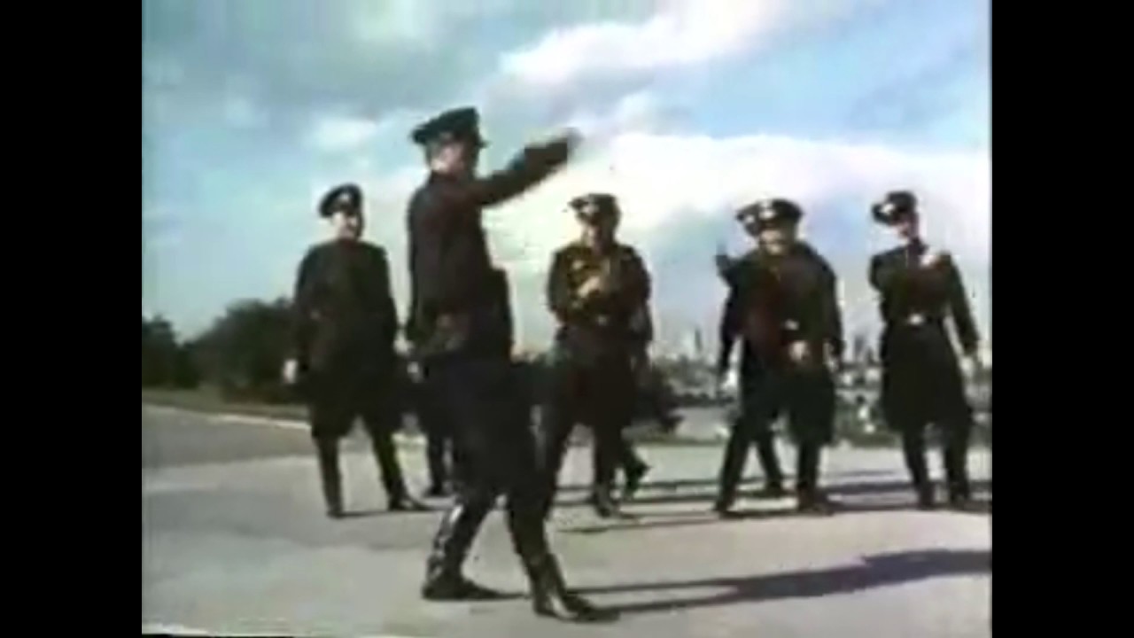 Soviet soldiers dancing to mask off - YouTube