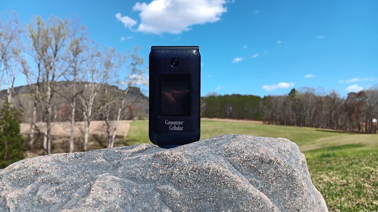 How to power on a Consumer Cellular flipphone for the first time - YouTube