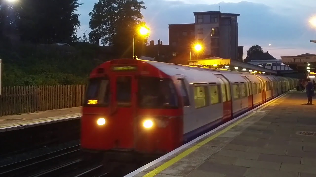 A southbound Bakerloo Line 1972 Mk2 Stock train arrives at Kenton - YouTube
