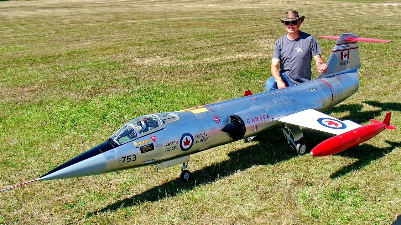 WOW !!! STUNNING !!! HUGE RC F-104 STARFIGHTER / SCALE 1:4 MODEL TURBINE JET / FLIGHT ...