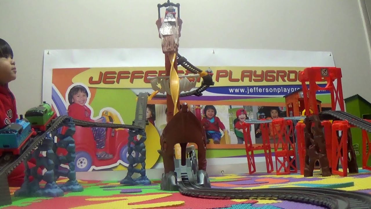 Thomas & Friends TrackMaster Shipwreck Rails Set - YouTube