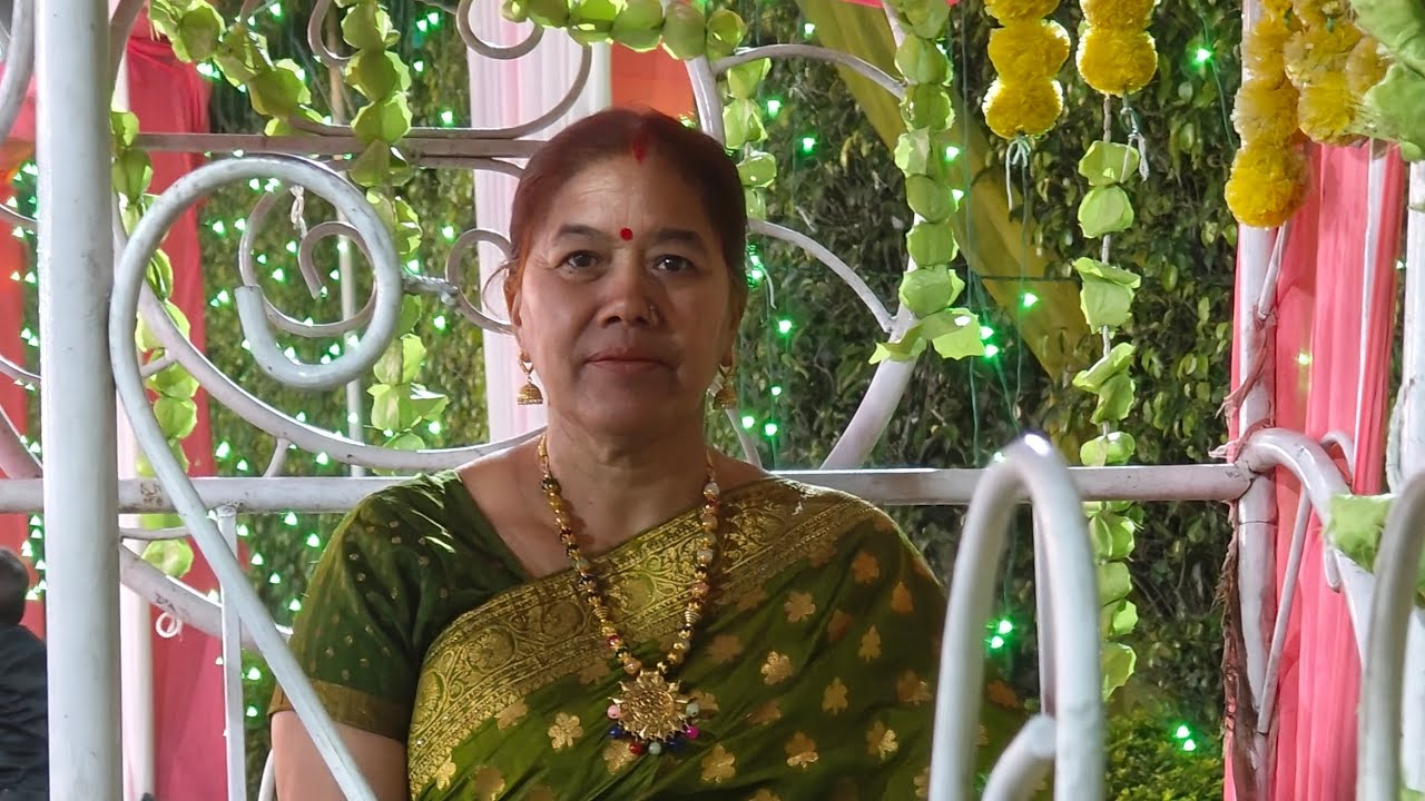 Sumitra Devi is live हेलो दोस्तों लाइव में आप का स्वागत है - YouTube