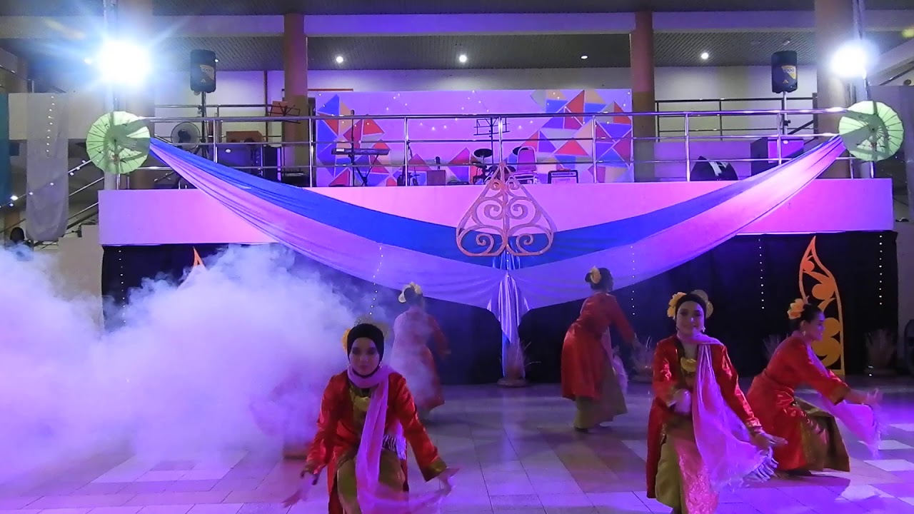 Tarian Inang Renek (ANOC19) - YouTube