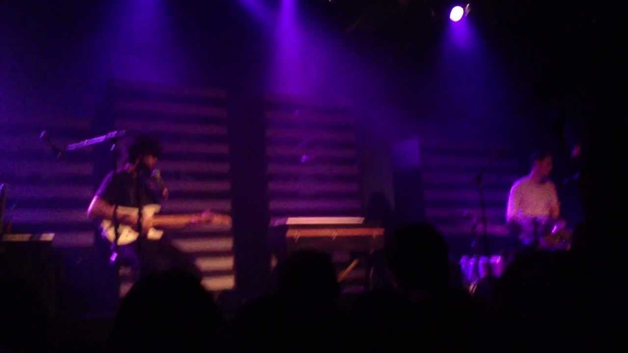 Beach House - Zebra // Live at the Kool Haus - YouTube