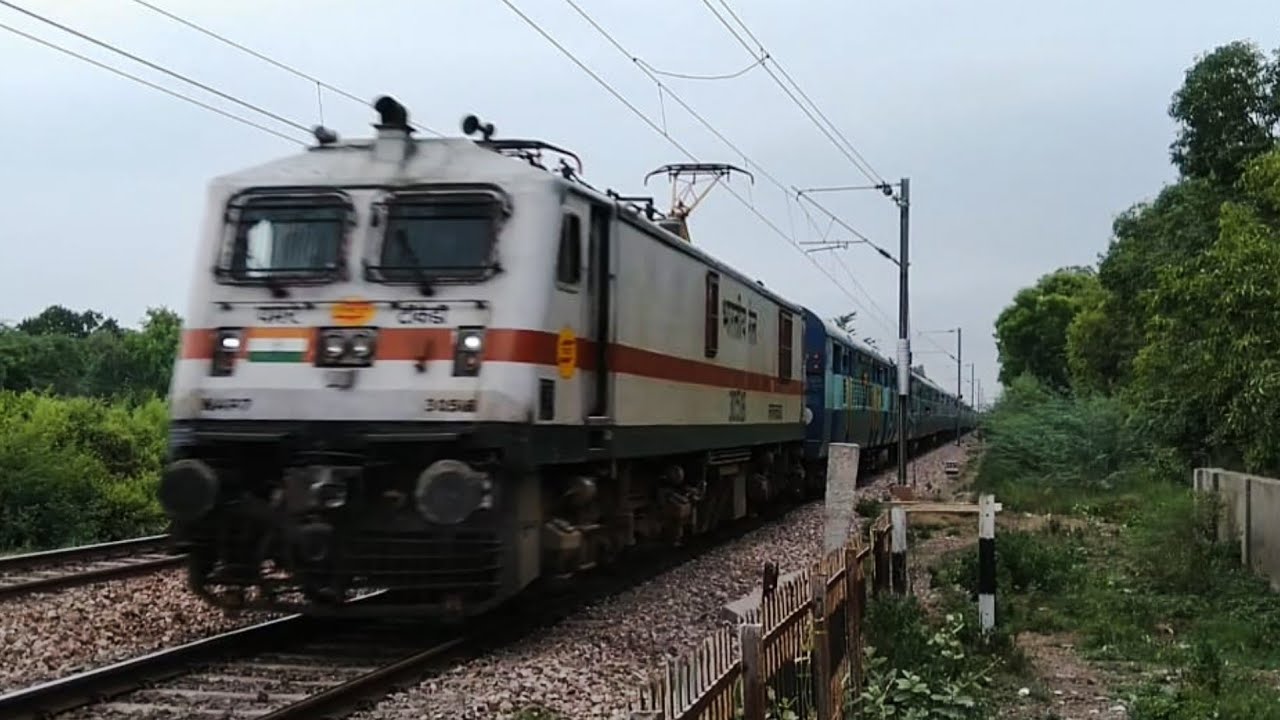 VASCO-DA-GAMA Bound GOA EXPRESS Swiftly Moving Towards JHANSI ...