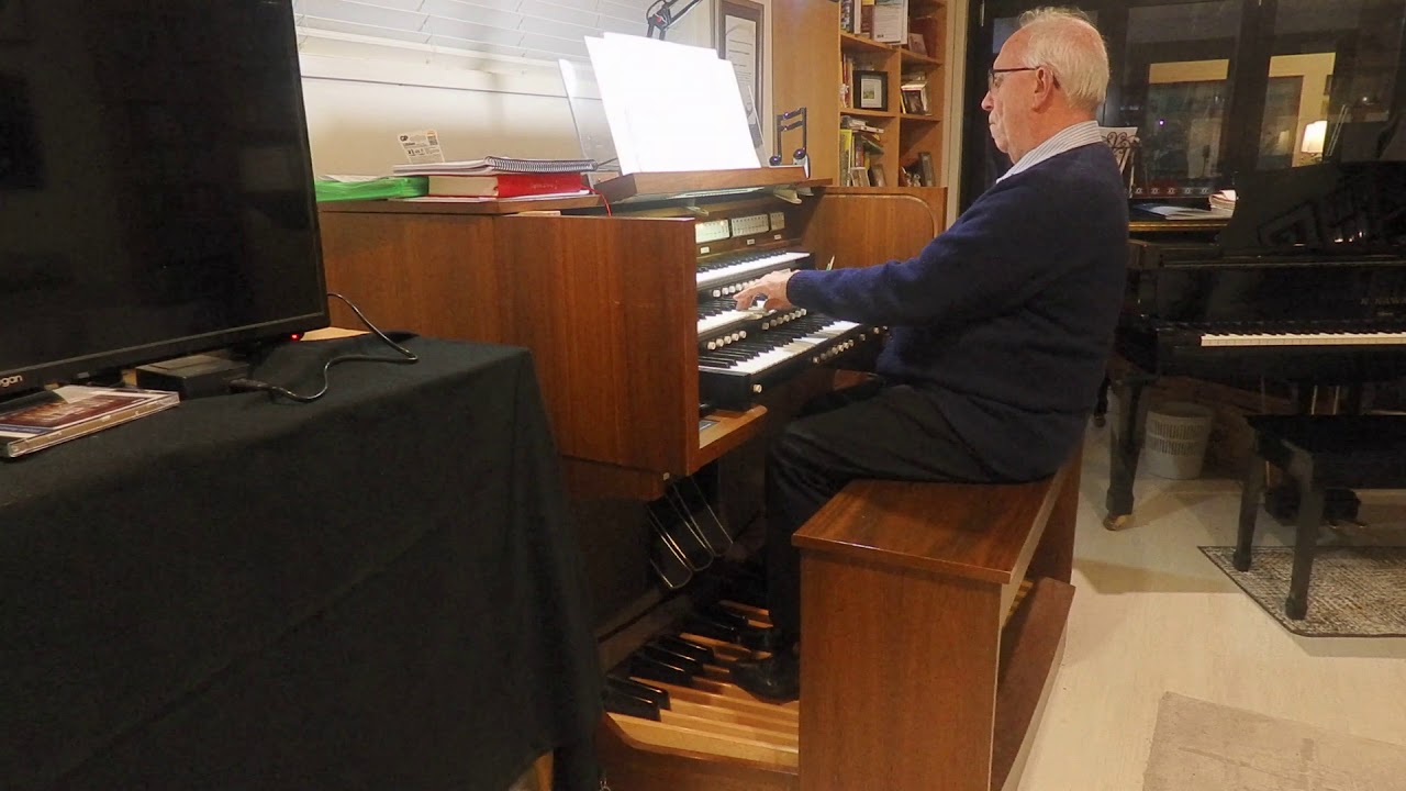 March from Scipio - by Handel, played by Steven Nisbet - YouTube