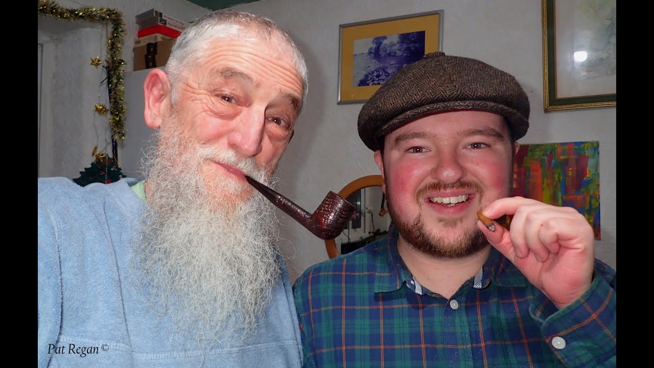 Nice to see old mates at Yuletide - YouTube