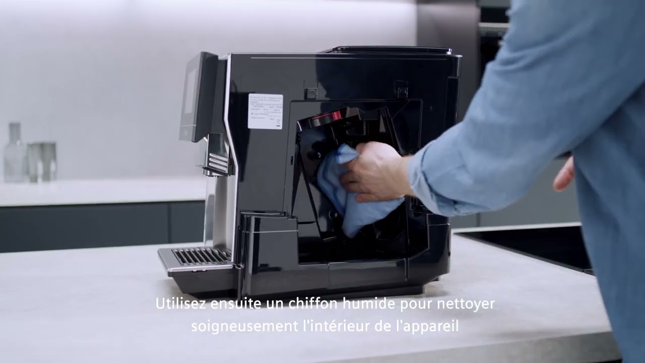 Machine à café EQ.700 - Nettoyer l'unité de percolation - YouTube