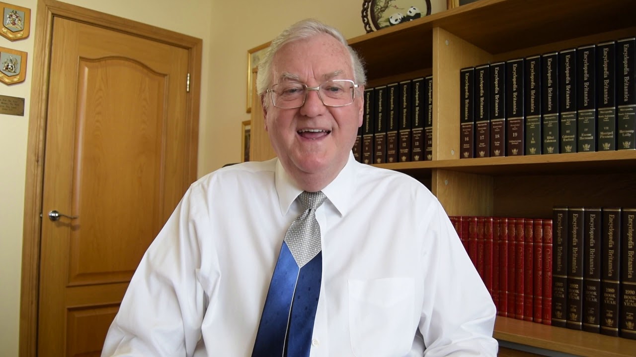 Ian Dunlop Looks at Hebrews 12 - YouTube