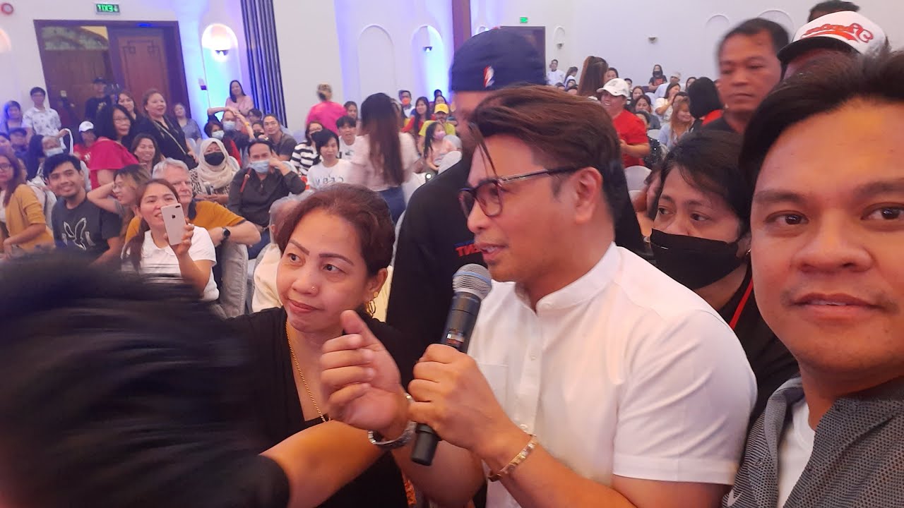 ARNEL IGNACIO LIVE IN MUSCAT HOLIDAY INN HOTEL - YouTube