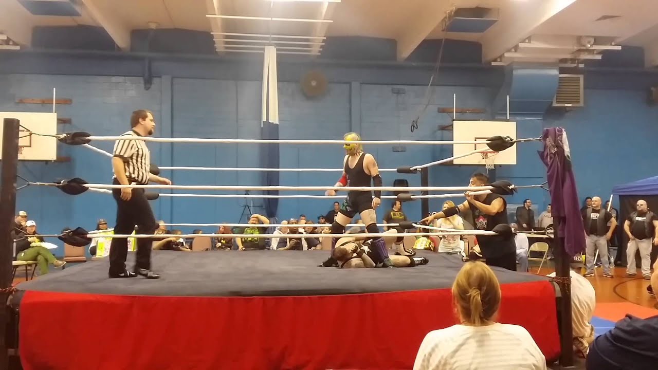 Lenn Oddity vs Jeremy Leary 11-2-13 (NEFW R.I.S.E) - YouTube