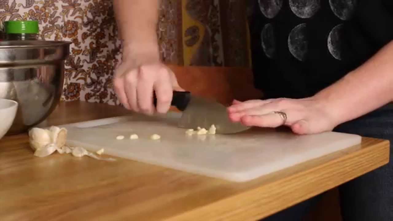 Dorm Friendly Pizza Recipe - Blush Magazine - YouTube
