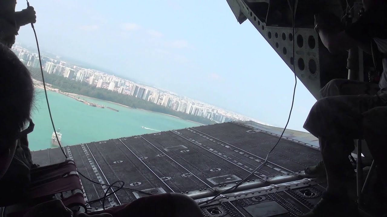 Singapore Air Show 2014 - A helicopter ride with RSAF onboard CH47 ...