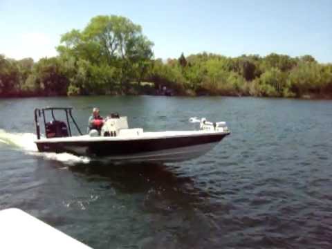 Maverick 21 Master Angler / Yamaha SHO 250 - YouTube