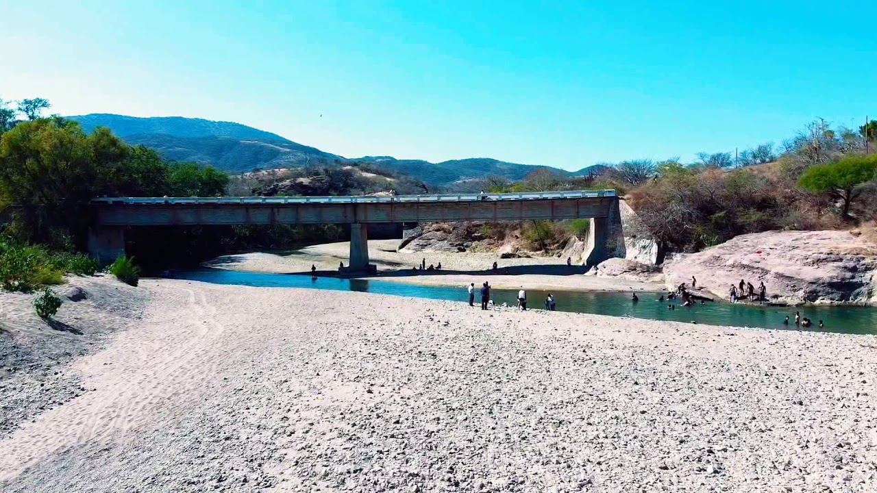 Recorriendo el río Mixteco en Dron - YouTube