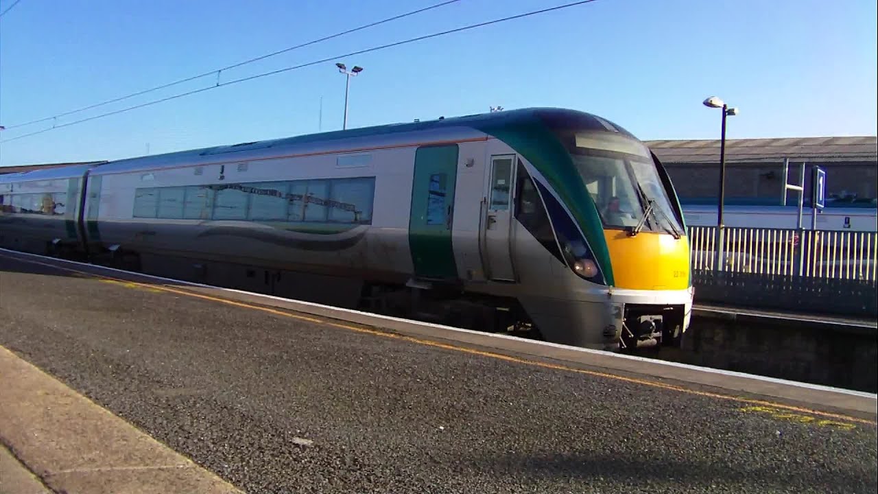 IE 22000 Class DMU Train number 22318 - Connolly Station, Dublin - YouTube