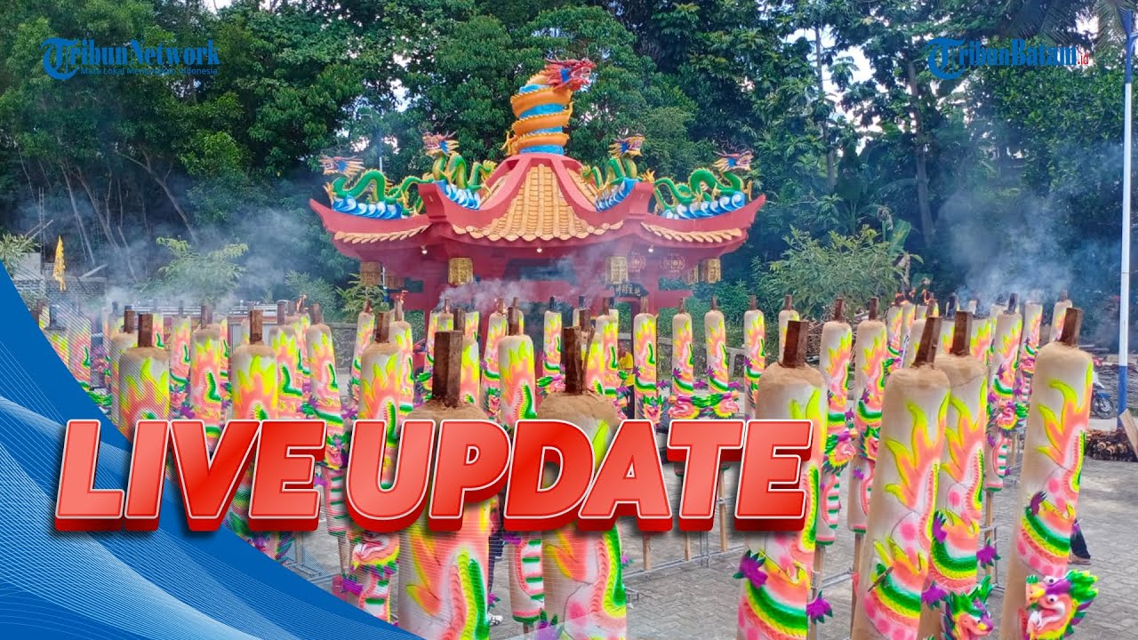 Soft Opening Vihara Dewi Bahari Baloi Batam, Ditandai dengan Pembakaran Ratusan Dupa. - YouTube