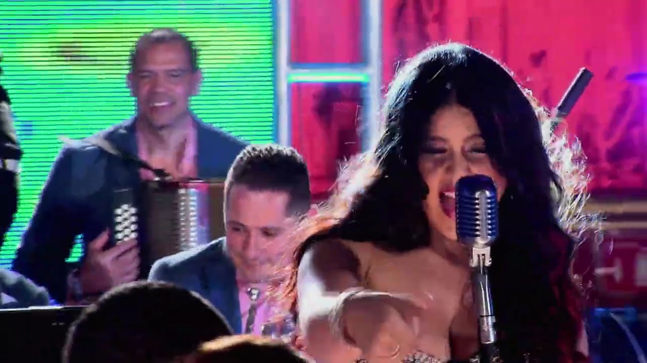Cumbia Benavides "No Queda Nada" DVD - YouTube