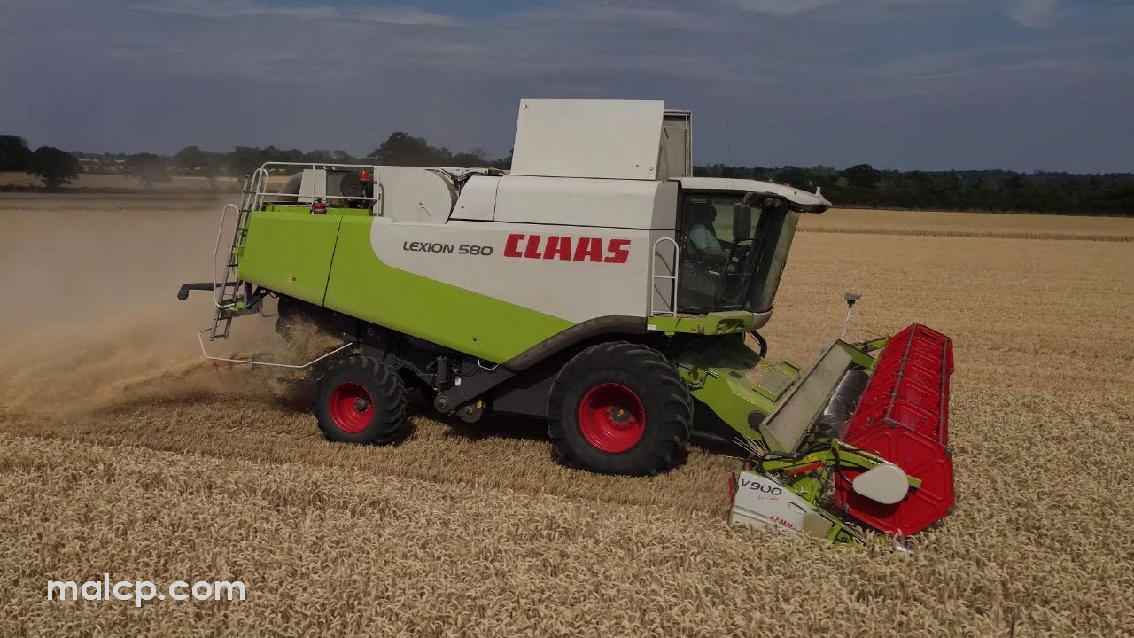 Harvest 2022: Claas Lexion 580 in wheat - YouTube