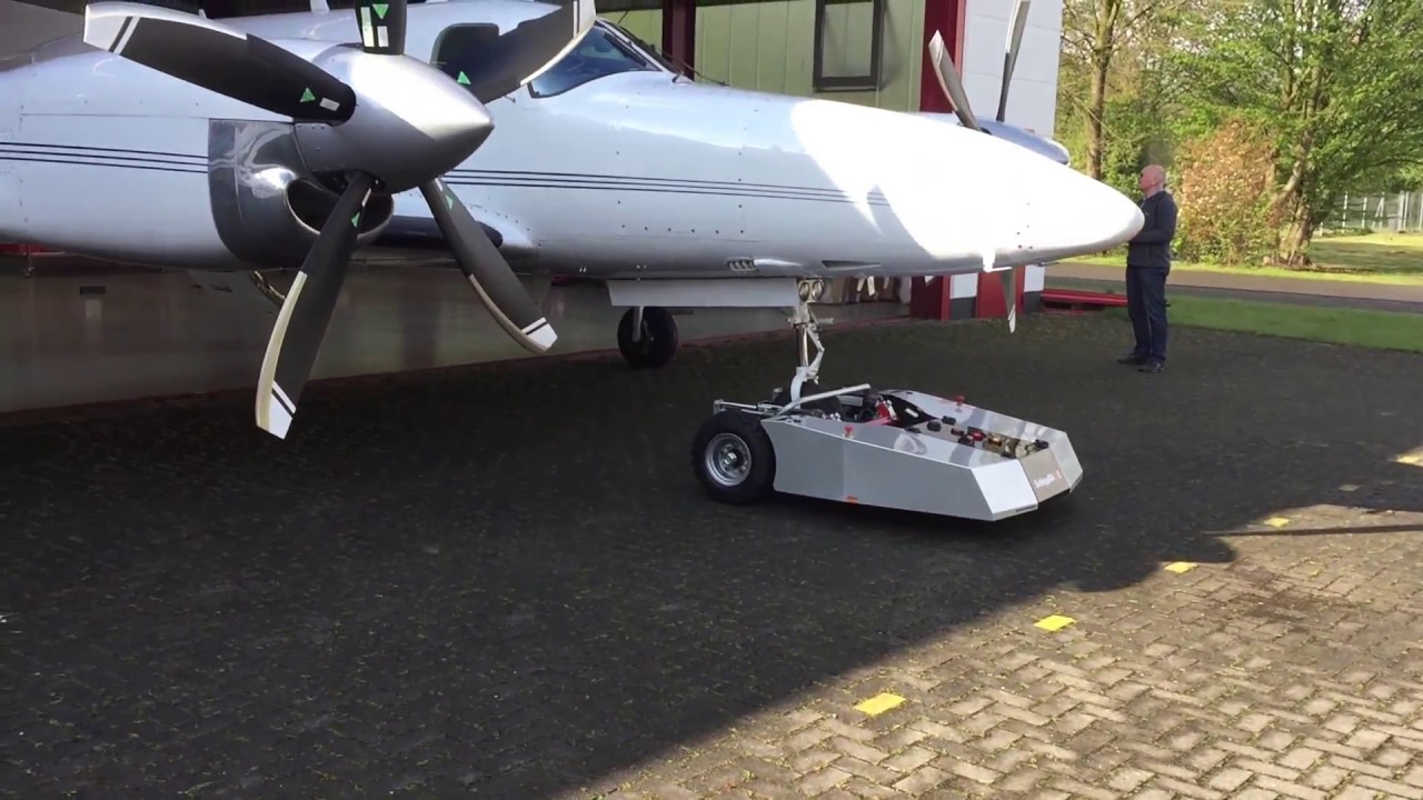 SchleppMAXXE 4 - Piper Cheyenne IV - YouTube