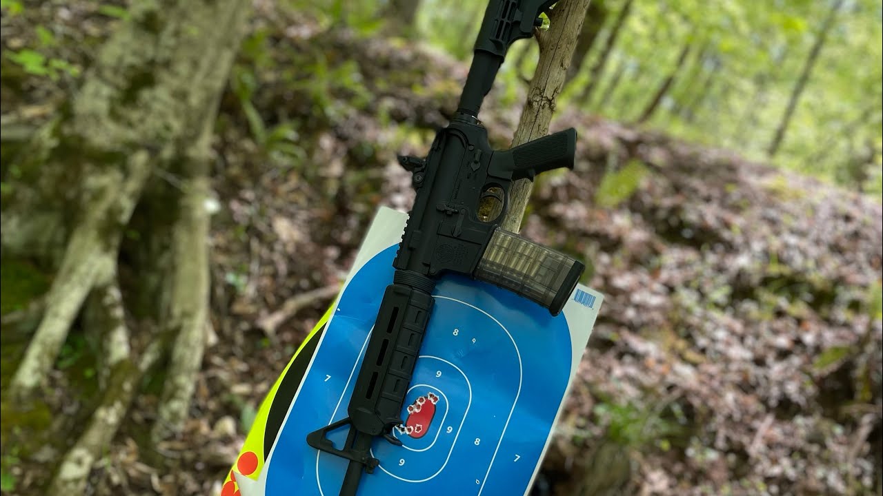 Target practice with my smith and Wesson AR15 - YouTube