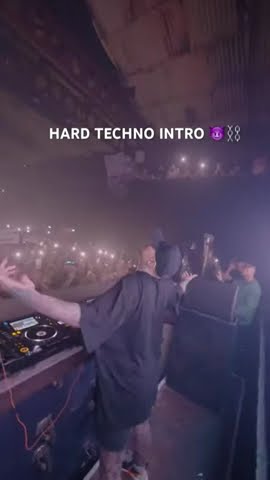 Wtf the crowd 😳 #techno #rave #hardtechno #hakken #fypシ゚ - YouTube
