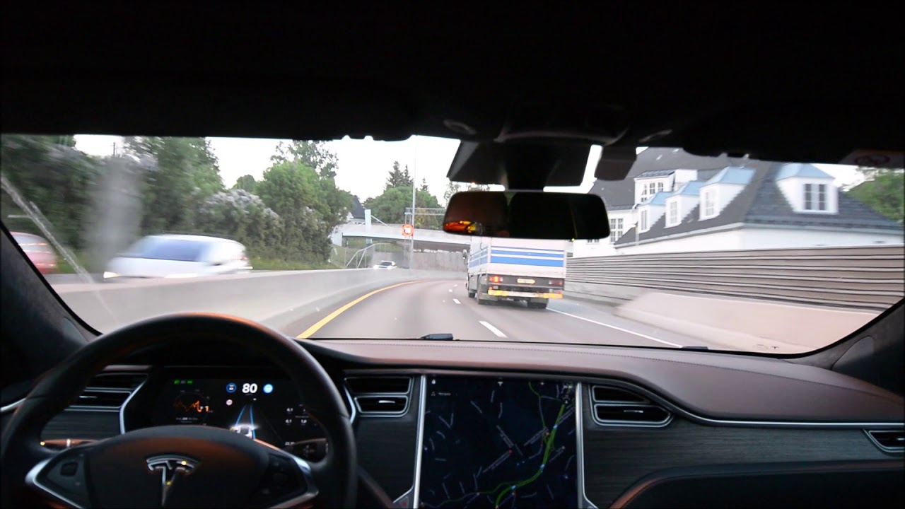 Tesla autopilot 2 - fw 2018.18.2 enabled auto lane change on winding ...