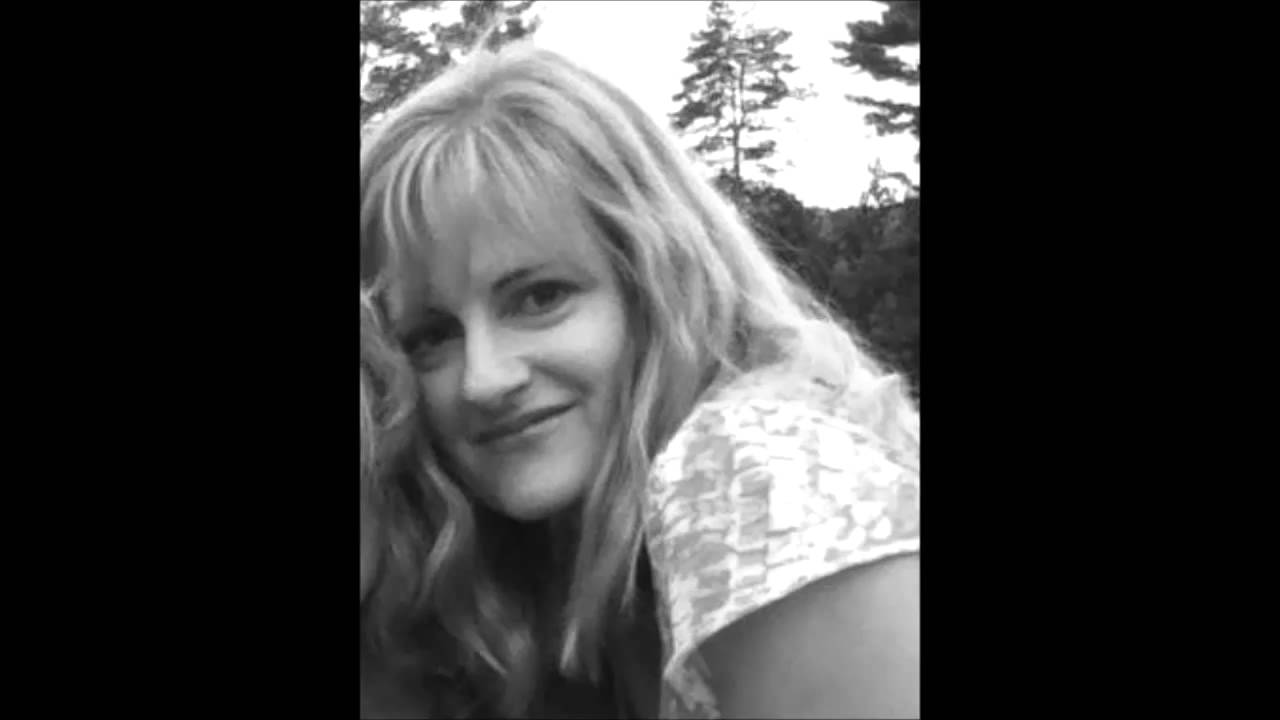Paula Simons: "Woman of Heart and Mind" (Joni Mitchell cover) - YouTube