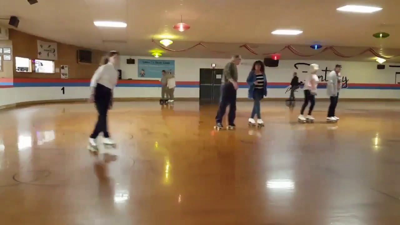 Nick Viscuso Plays "Last Christmas"For Roller Skating - YouTube