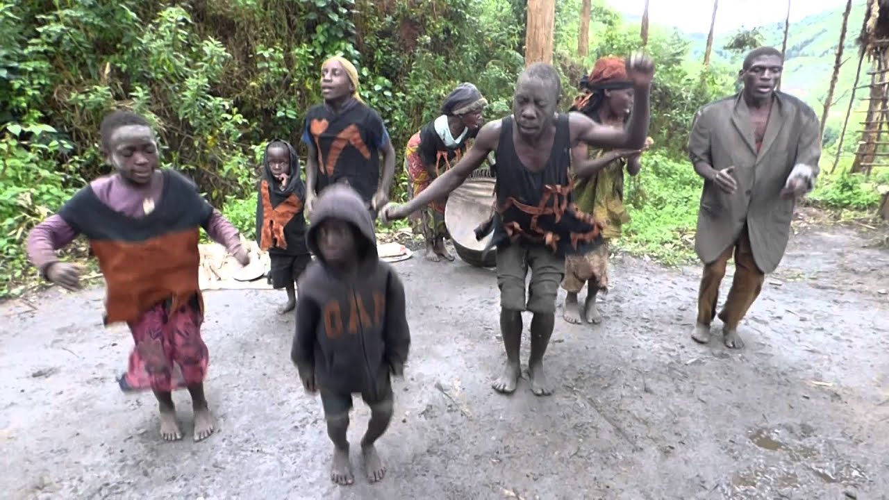 Batwa dance - YouTube