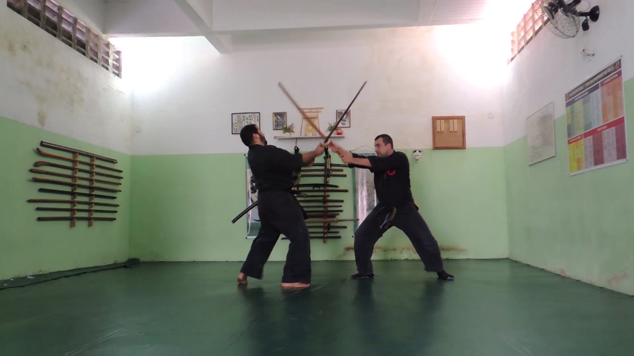 Kukishinden Ryu Bikenjutsu - YouTube