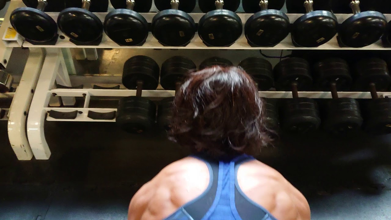 JAPANESE FEMALE MUSCLE YUKA ABE heavy dumbbell rear raises - YouTube