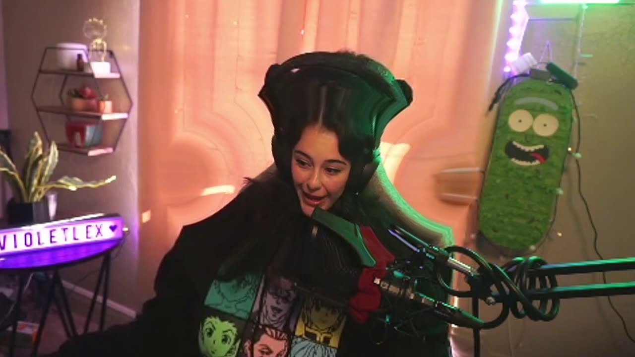 GAMER GIRL RAGE COMPILATION | APEX LEGENDS - YouTube