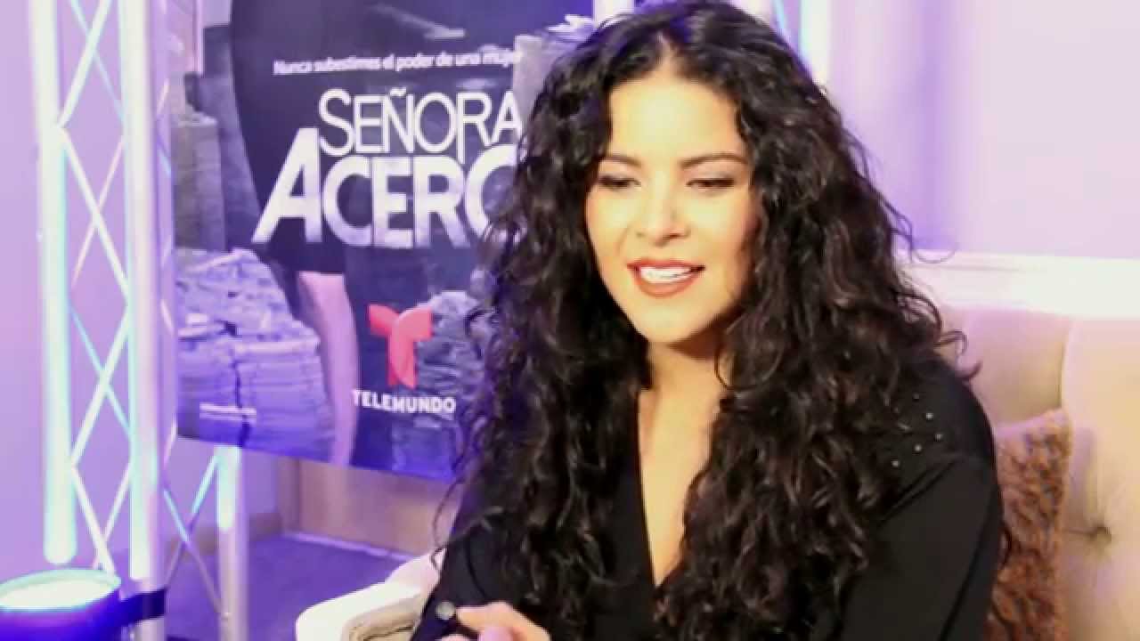 Litzy Domínguez le manda saludos a sus seguidores - YouTube