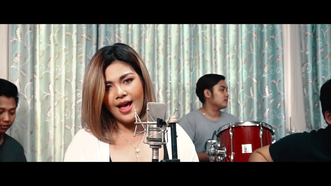 အေသင်ချိုဆွေ - Hello Darling (cover song) - YouTube