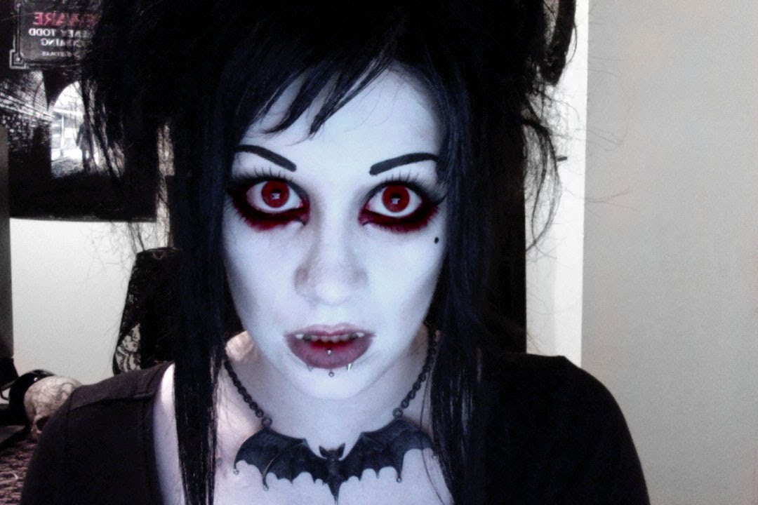 Vampire Makeup Tutorial | Black Friday - YouTube