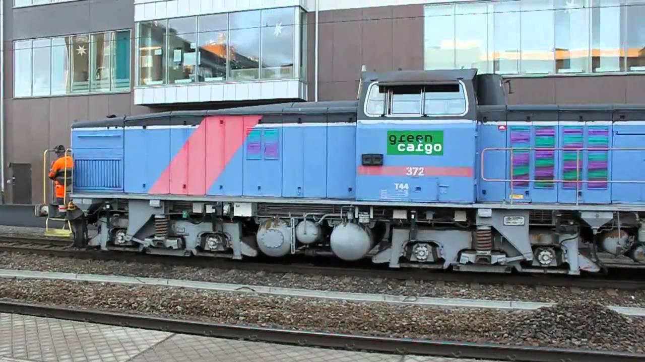 T44 diesellok och X60 tåg / T44 diesel engine and X60 train ...