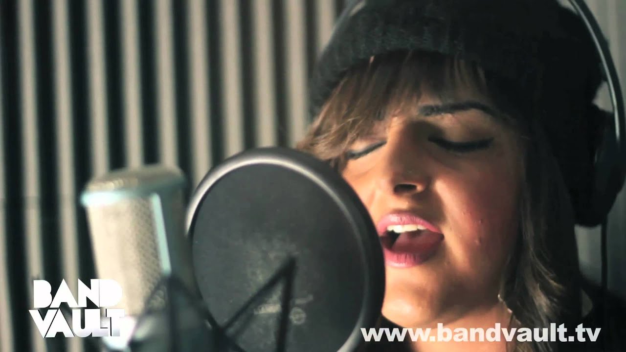 Nia V - Please Say Hi - YouTube