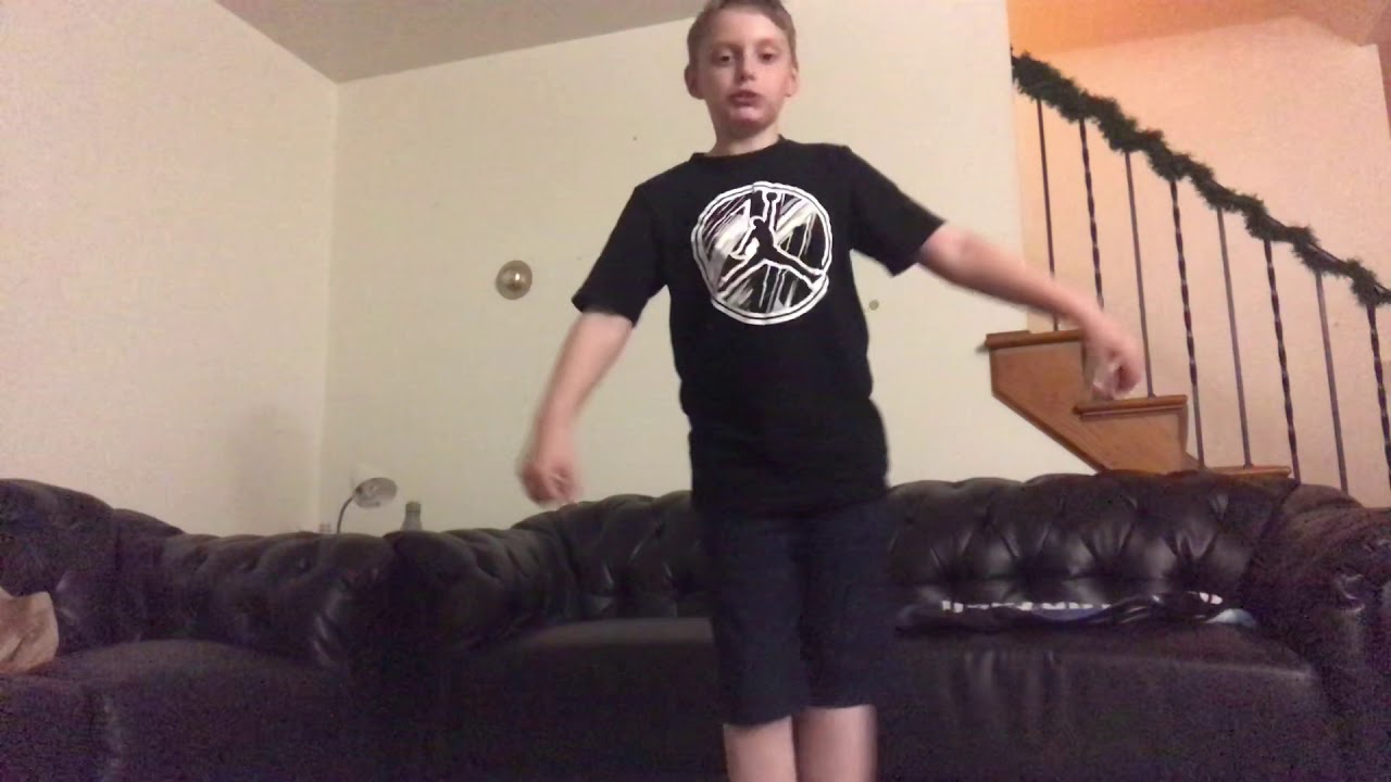 How to do Fortnite the fresh emote/dance - YouTube