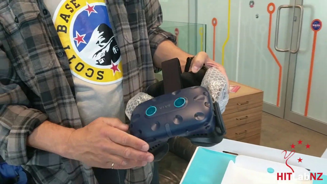 HIT Lab NZ: HTC Vive Pro Eye Unboxing (2019-12-17) - YouTube