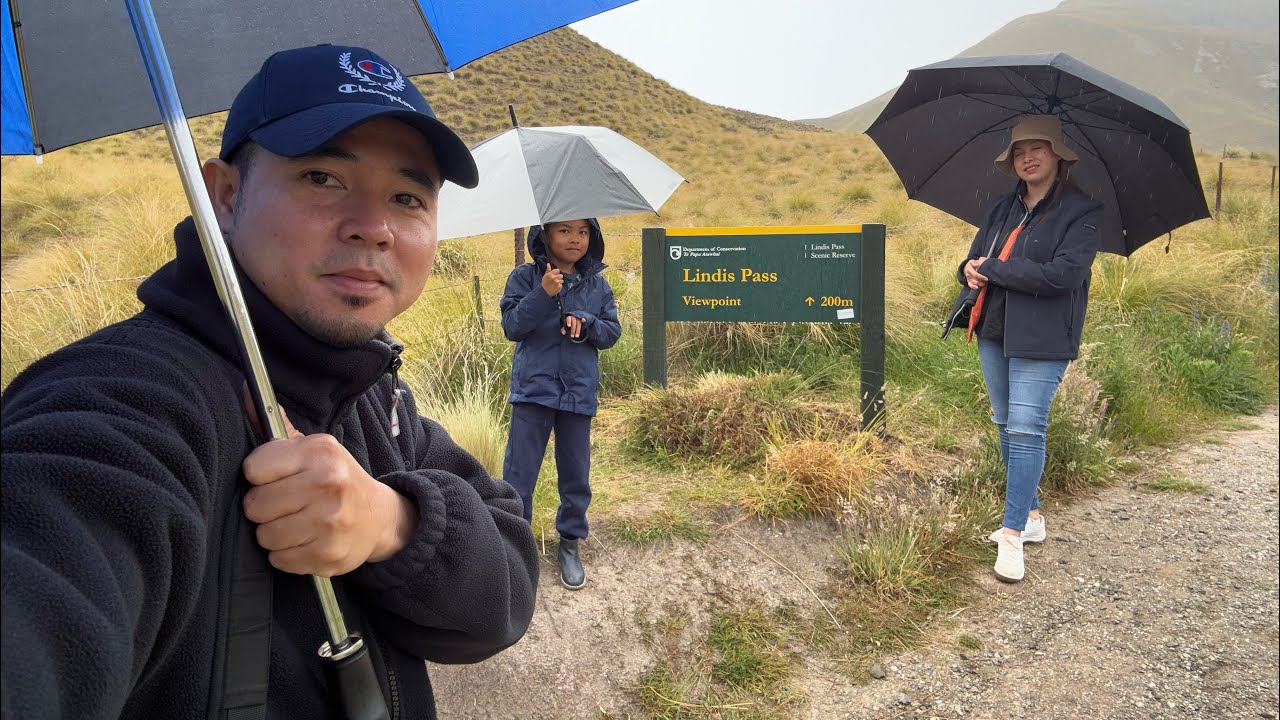 Stunning Lindis Pass: Road Trip Through NZ's Golden Tussock Country ...