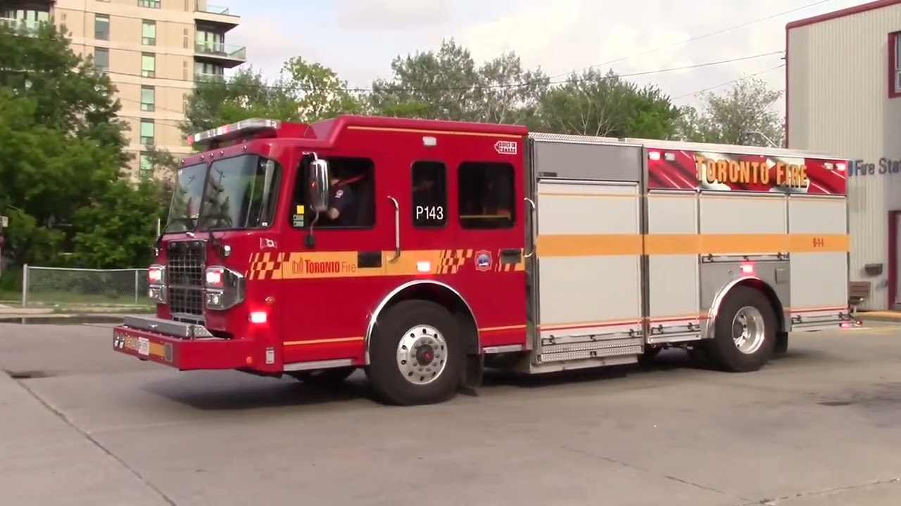 Toronto Fire Services Pumper 143 Responding - YouTube