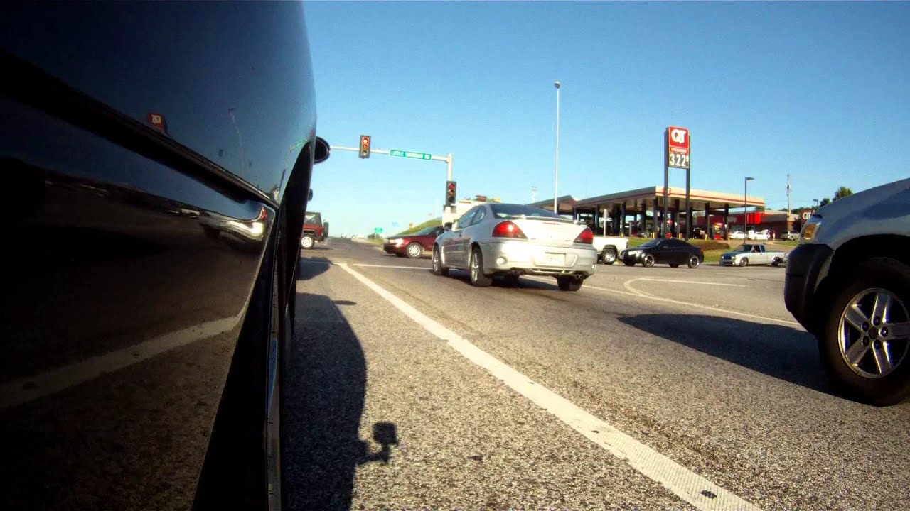 2005 GTO vs. 2011 Charger R/T AWD Dig Race - YouTube